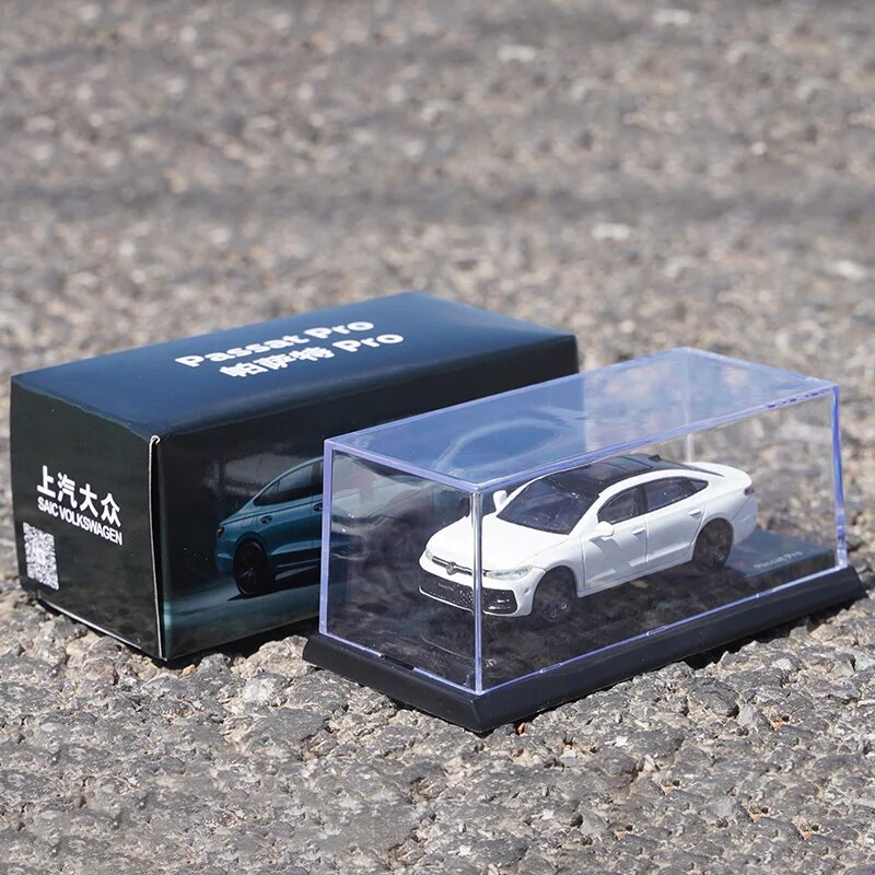 Модель автомобиля Volkswagen Passat, Teramont, Tiguan L 1:64 Passat White
