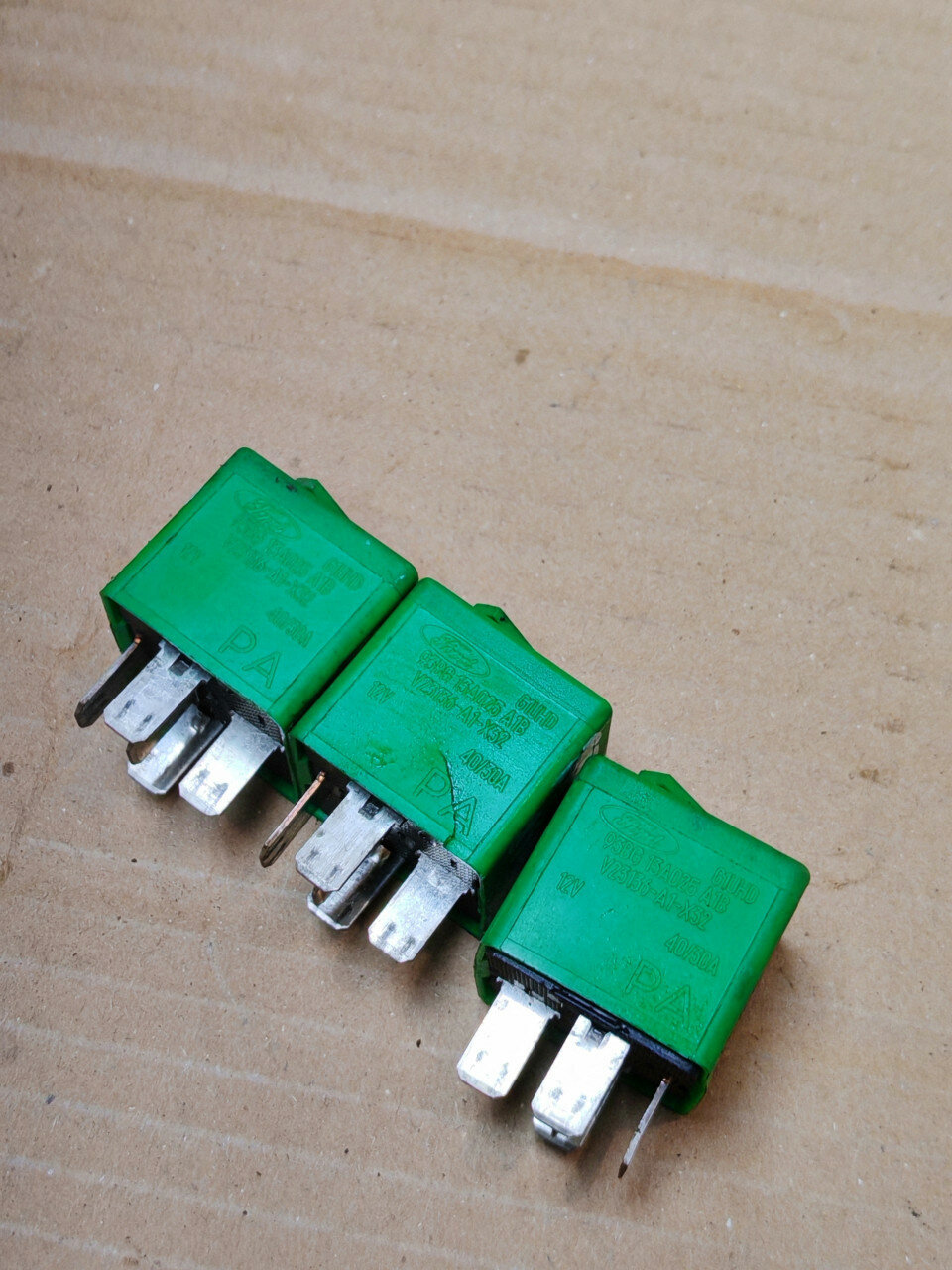 Реле 5pin Ford Fiesta mk4 (93BG13A025A1B)