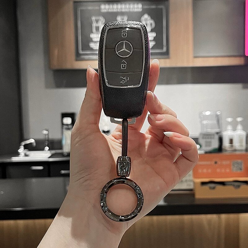 Чехол для ключей Mercedes с удобным шнуром в цвете Галун Блэк для моделей C260L