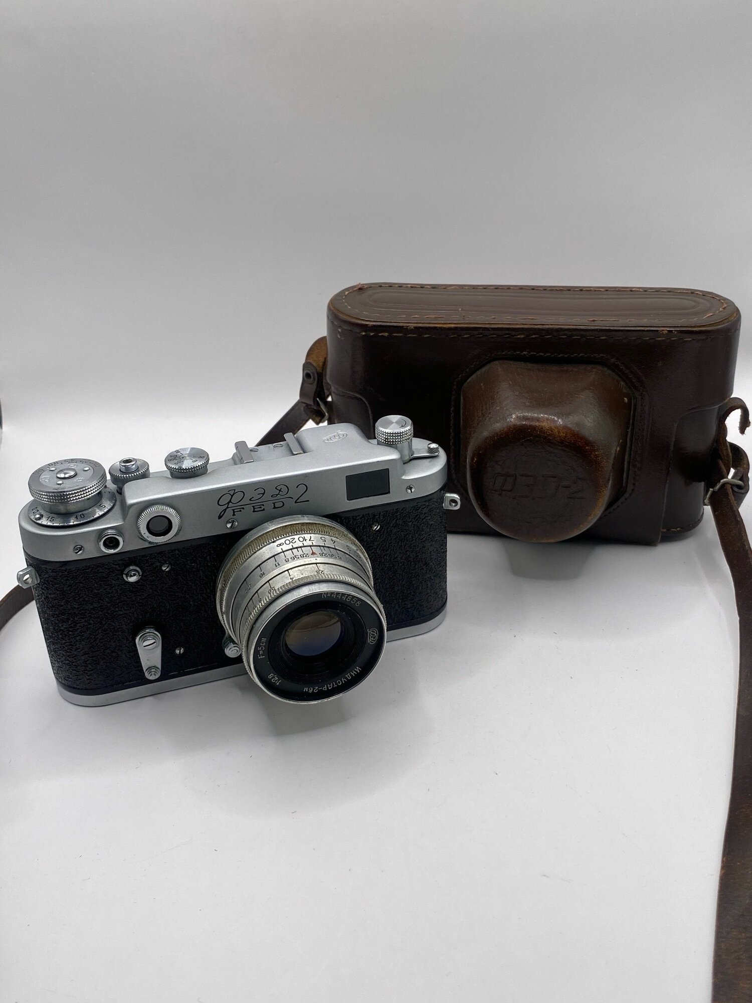 Фотоаппарат "ФЭД-2" В чехле. СССР. Объектив "Индустар-26м" 1:2,8.