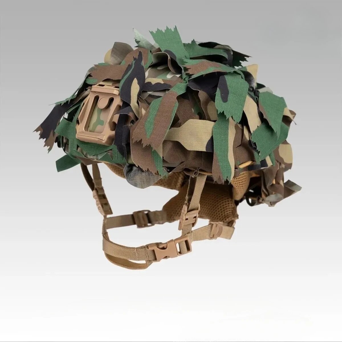 Шлем камуфляжный Woodland с чехлом A-23