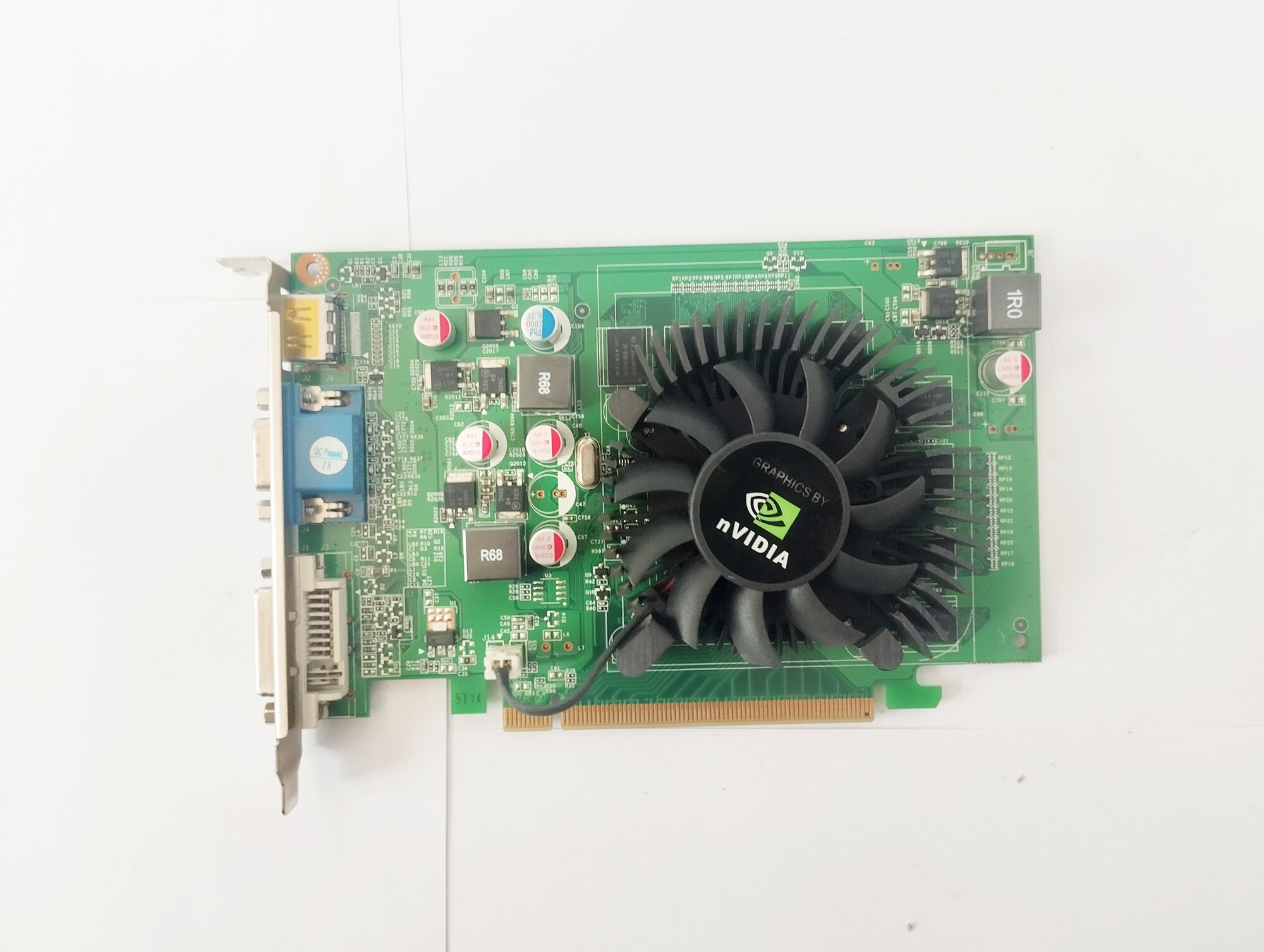 Видеокарта GeForce GT 220 1GB
