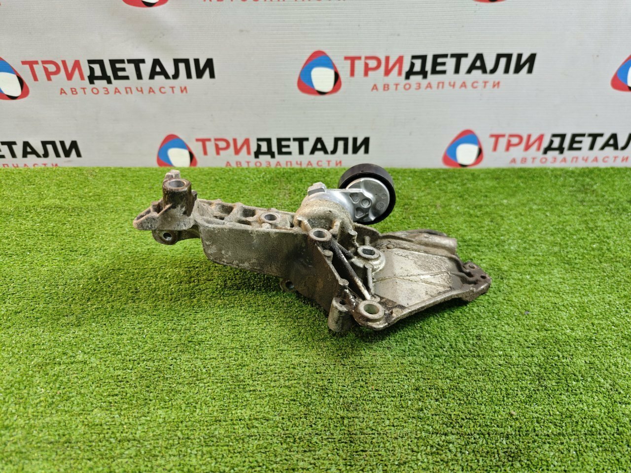 Кронштейн генератора Renault Fluence 1.6 K4M 2013 (б/у)