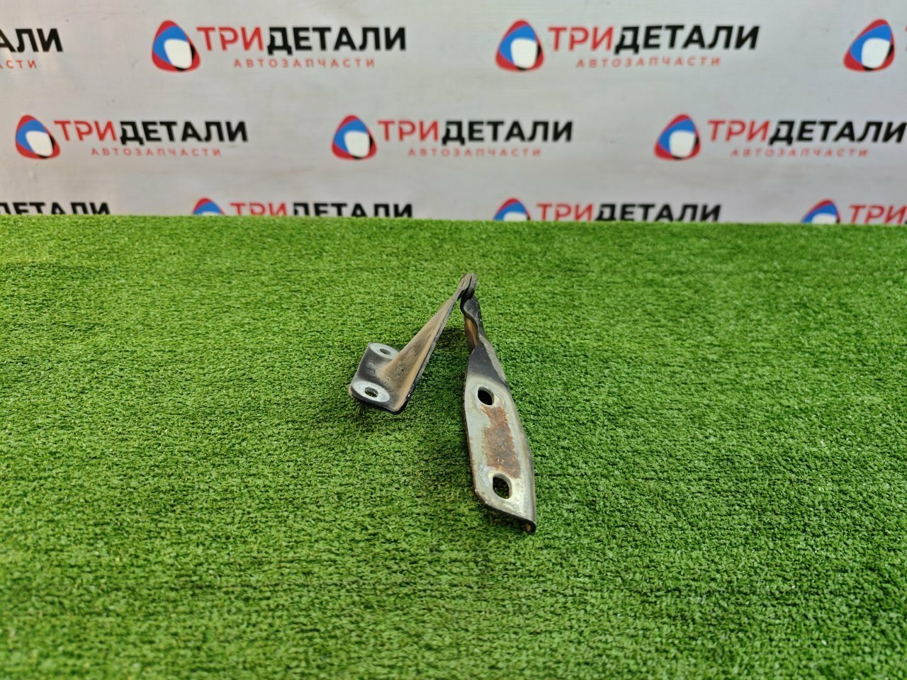 Петля капота Лада Гранта 1.6 11186 2021 прав. (б/у)
