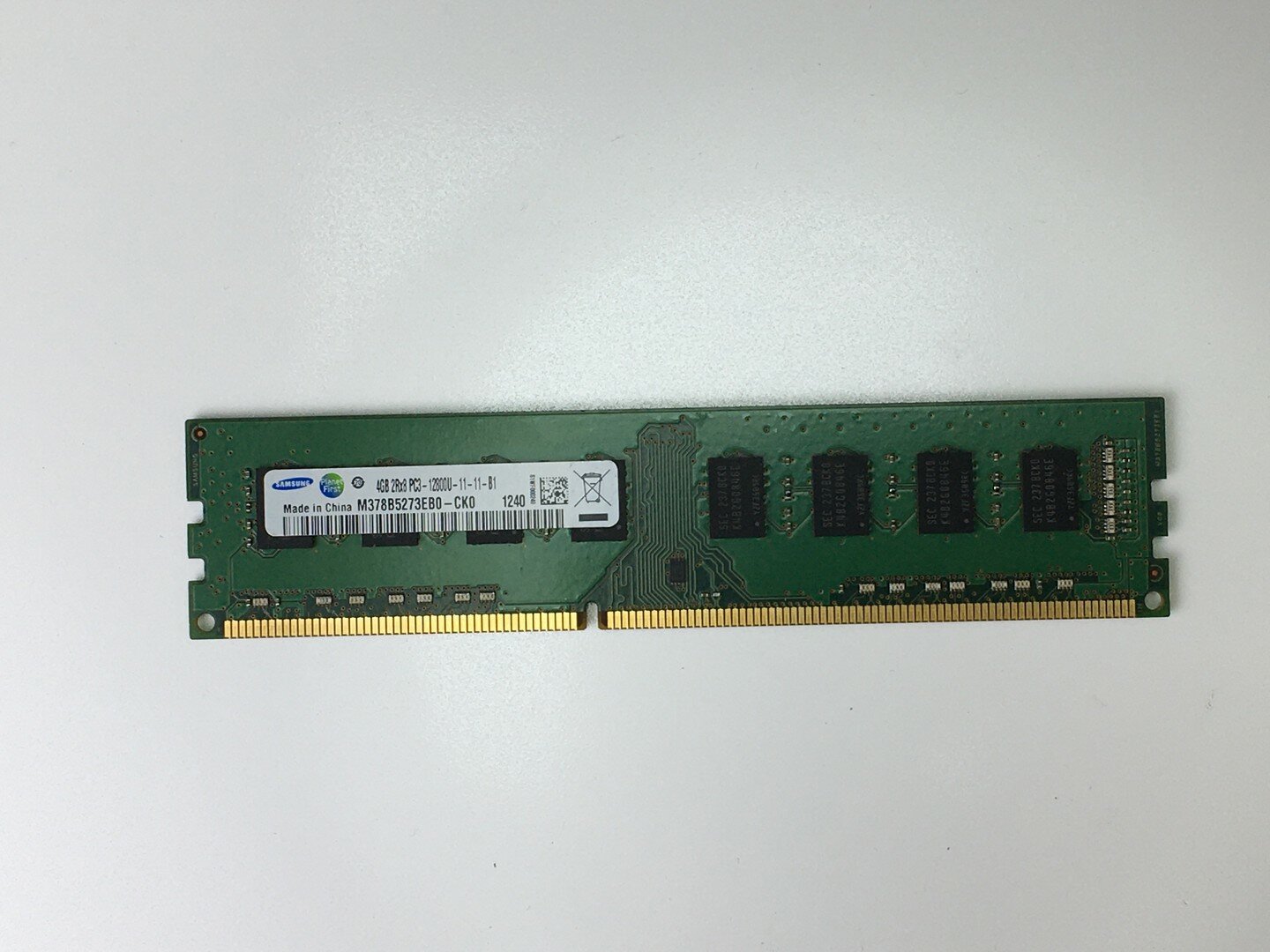 Оперативная память DIMM DDR3 4Gb 1600Mhz PC-12800 Samsung M378B5273EB0-CK0 двухсторонняя