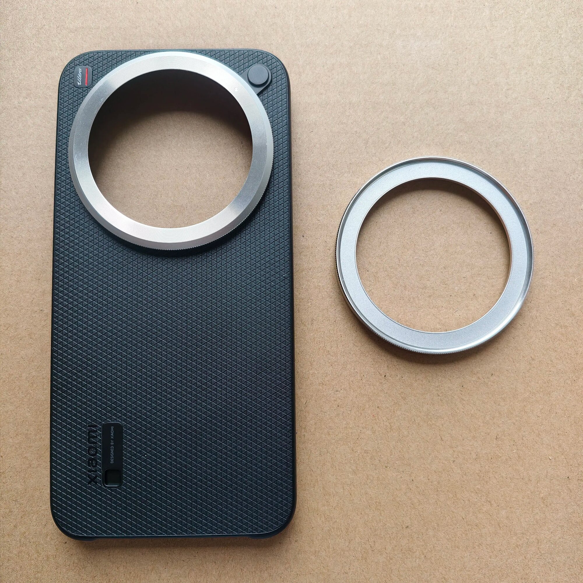 Серый чехол Xiaomi 17 Ultra с крышкой Leica