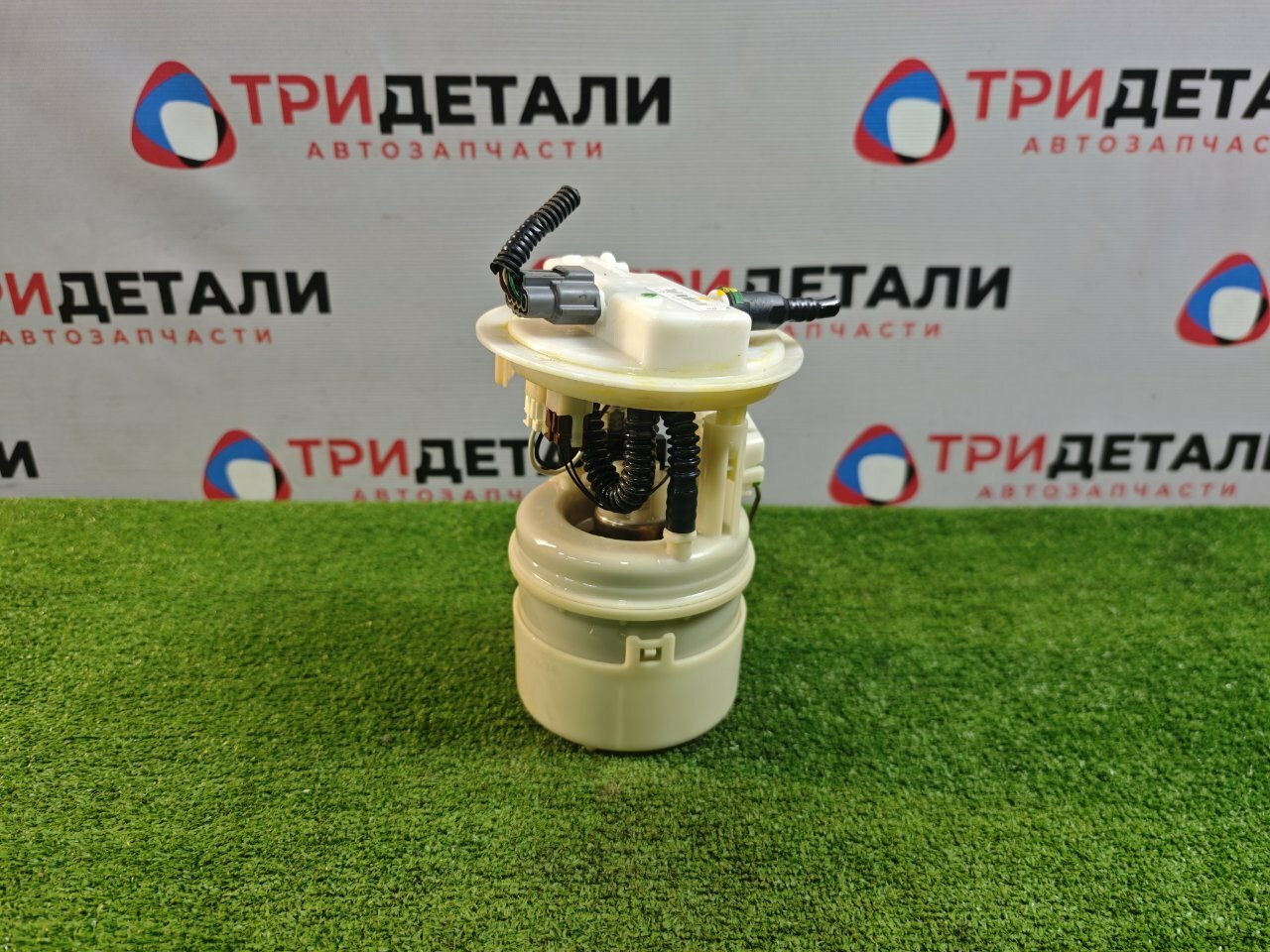 Топливный насос Renault Duster 1.6 H4MD438 2016 (б/у)