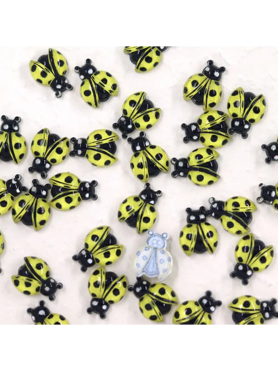 Кабошон божья коровка пластик 1*1,3см (20шт)