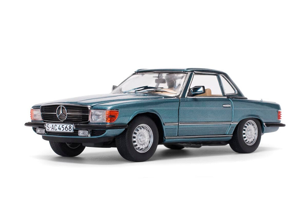 Модель коллекционная SUNSTAR Mercedes 350 sl R107 hardtop 1977 light blue metallic