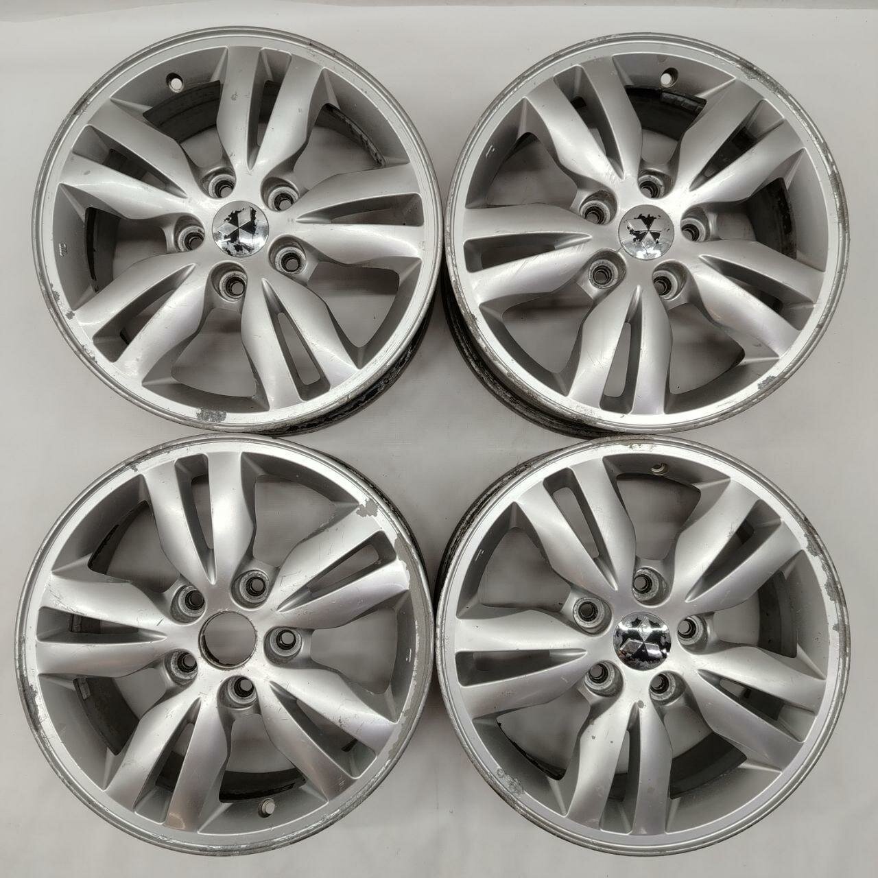 Комплект (4 шт) колесных дисков Replica 16x6 PCD 5x114.3 D67.1 ET46 (Реплика)