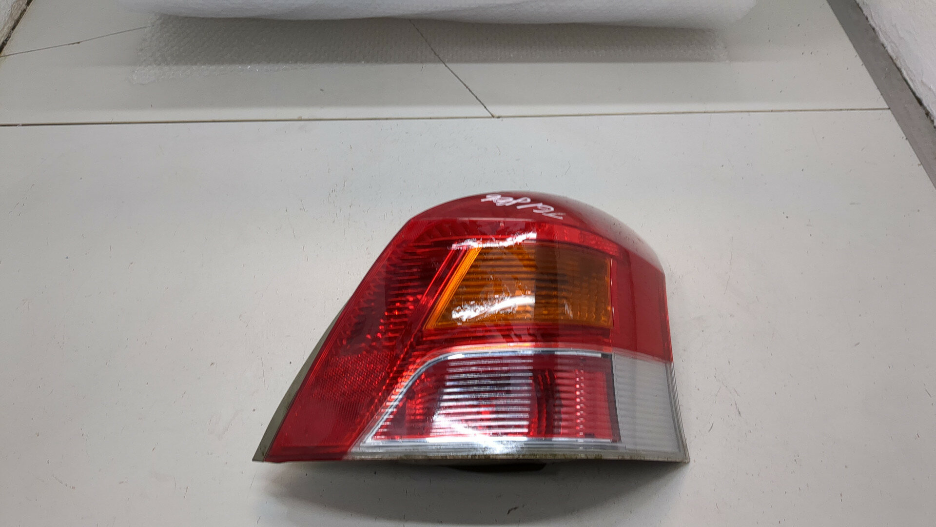 Фонарь (задний) правый Toyota Yaris Б/У