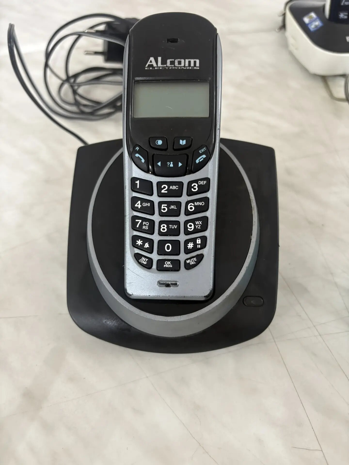ALcom electronics DT-822 радиотелефон — фото 1