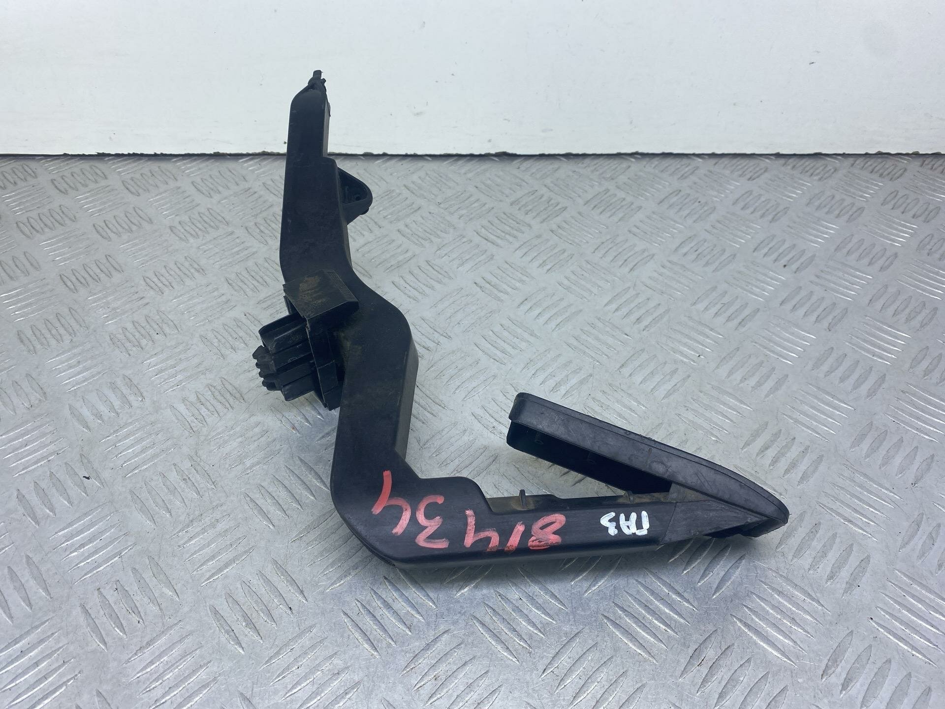 Педаль газа Volkswagen Passat B5 1999 8D1721506