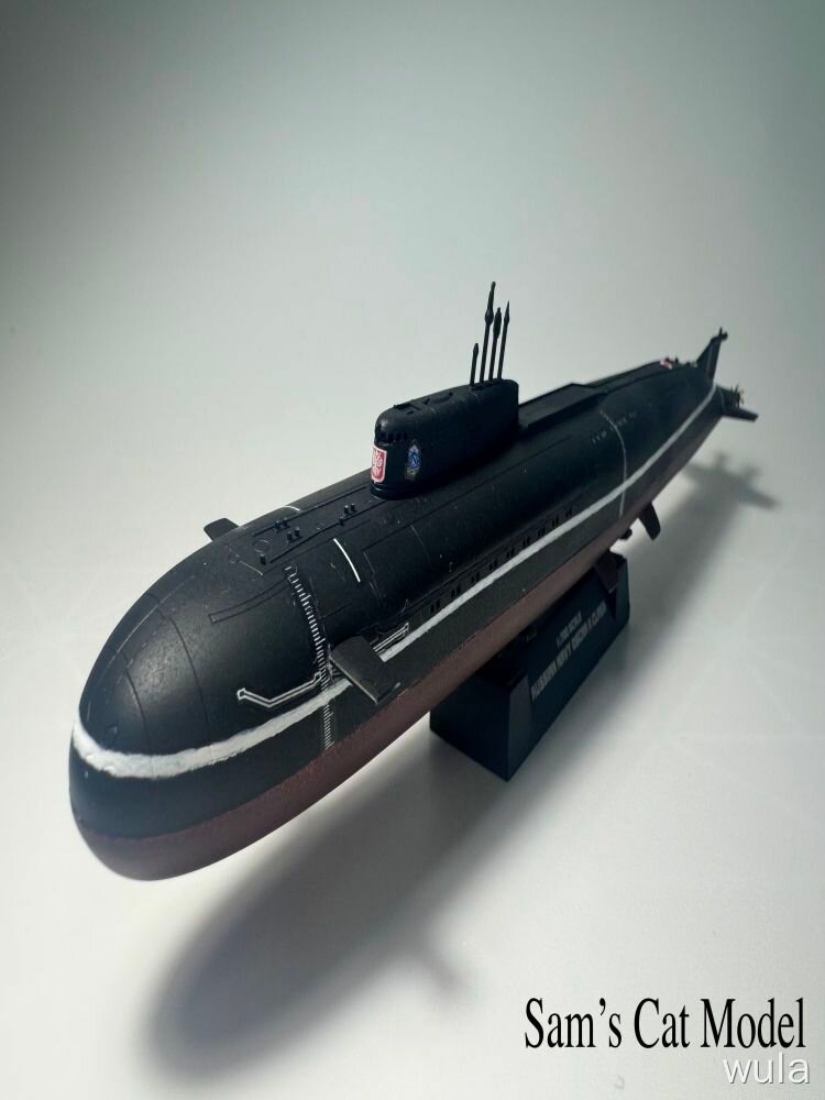 Модель АПЛ проекта 949A Антей масштаб 1:700 черная с подставкой для коллекции и подарок макет корабля