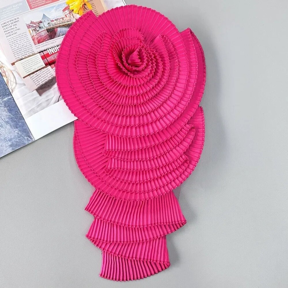 Плиссированный цветок из полиэстера для одежды Rose Red