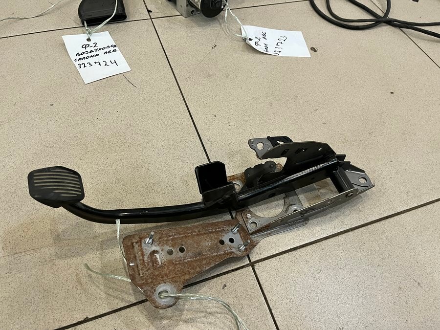 Педаль тормоза от Ford Focus 2 2008-2011