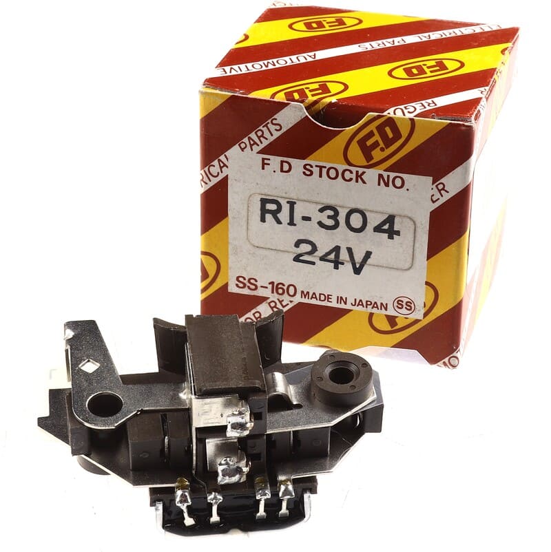 Реле регулятор напряжения RI-304 FD; Oem A866T02070; для Mitsubishi Fuso Canter FD378; двигатель 4DR7