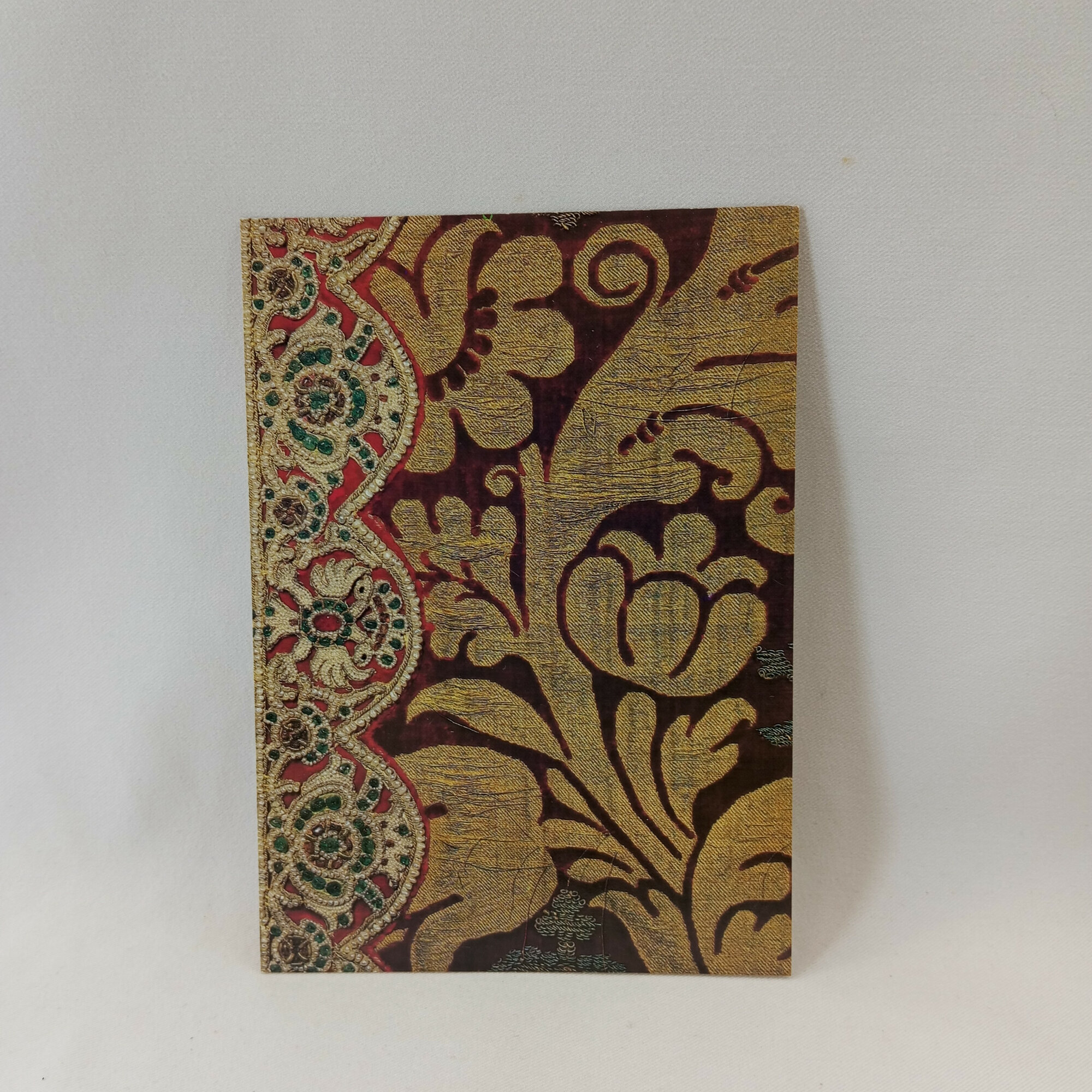 Открытка советская СССР. Фрагмент саккоса патриарха Адриана, бархатное шитье. Винтаж