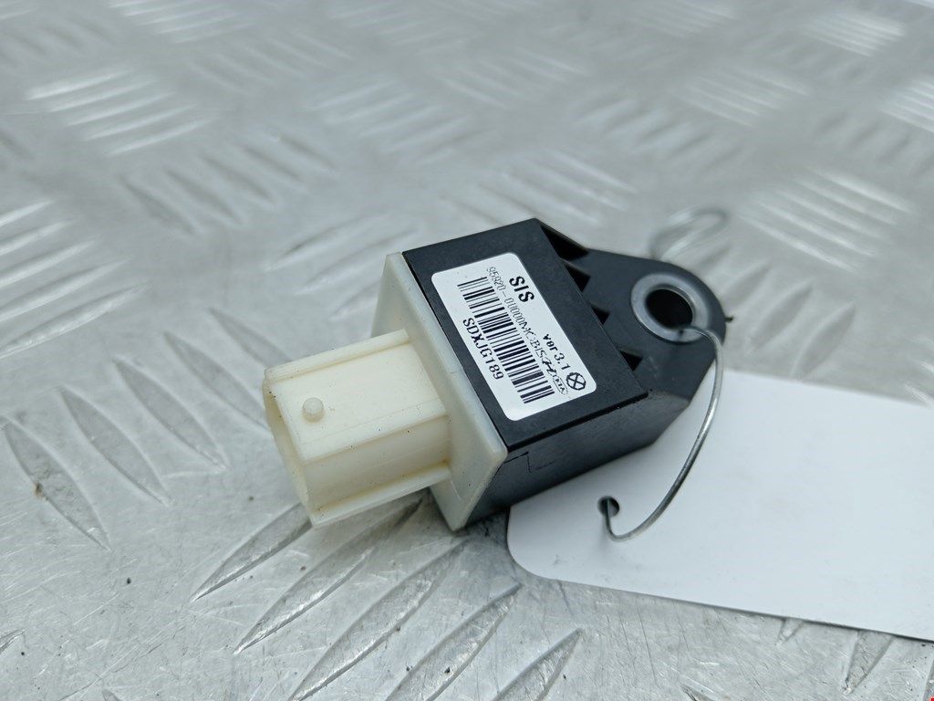 Датчик удара / 1775672 9592000000 959200U000 для Hyundai i40 (VF) (с пробегом)