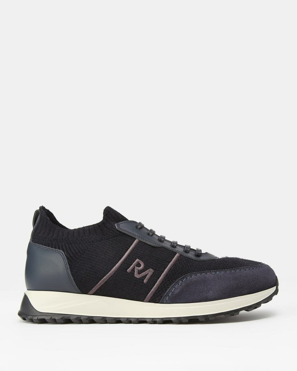 Кроссовки