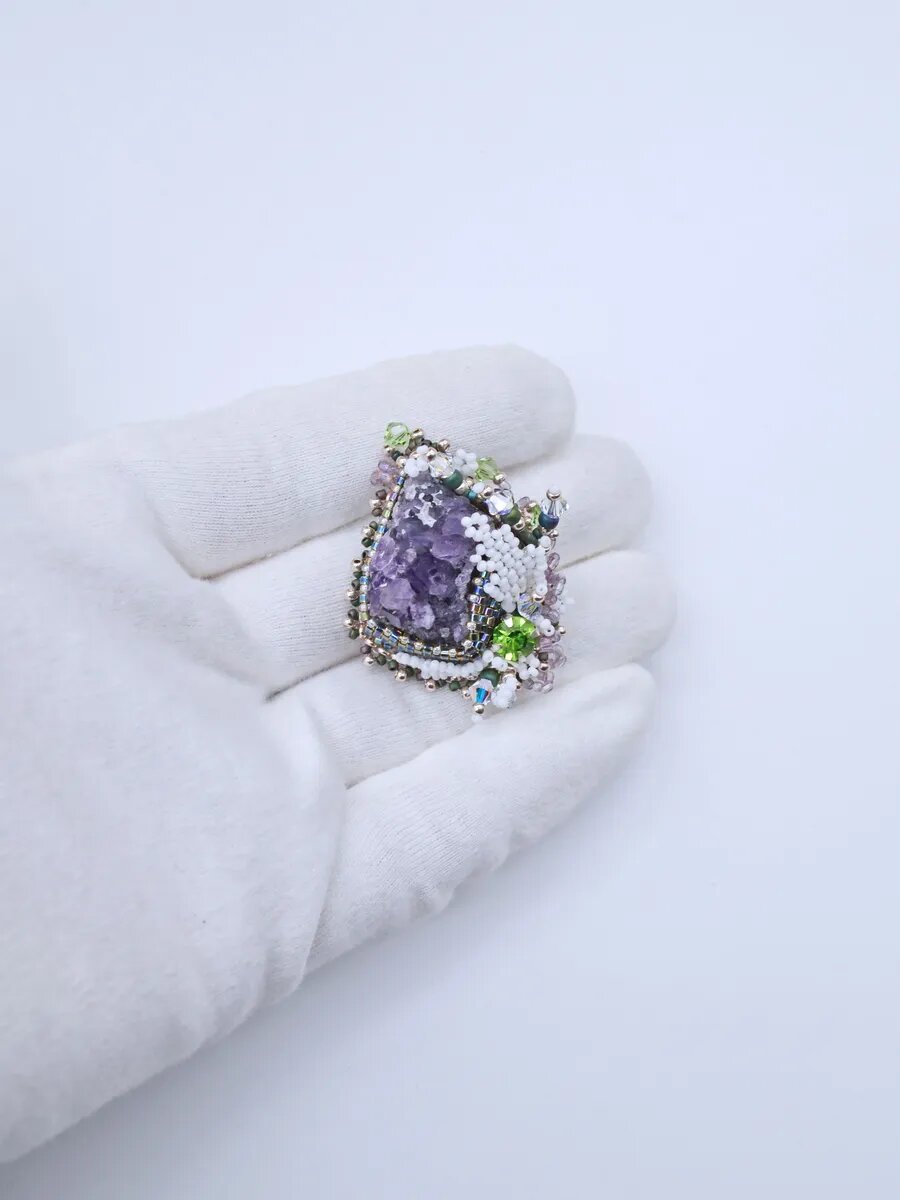 Брошь, кристаллы Swarovski, аметист, кристалл