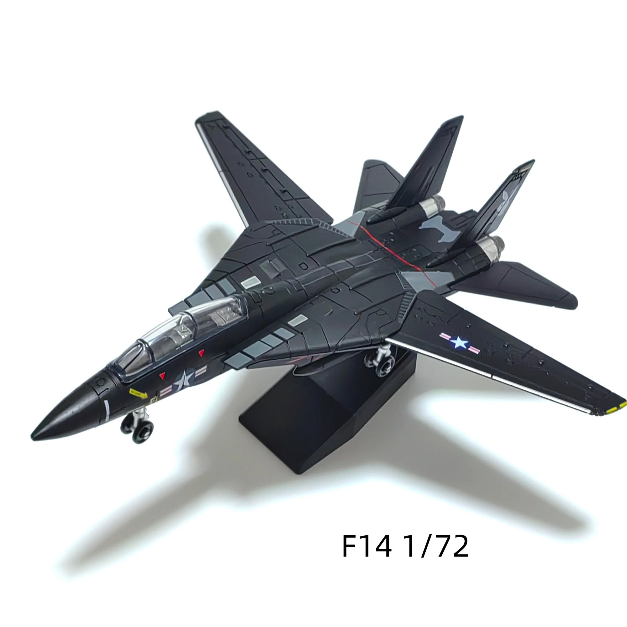 Модель самолета F14 1/72 черного цвета