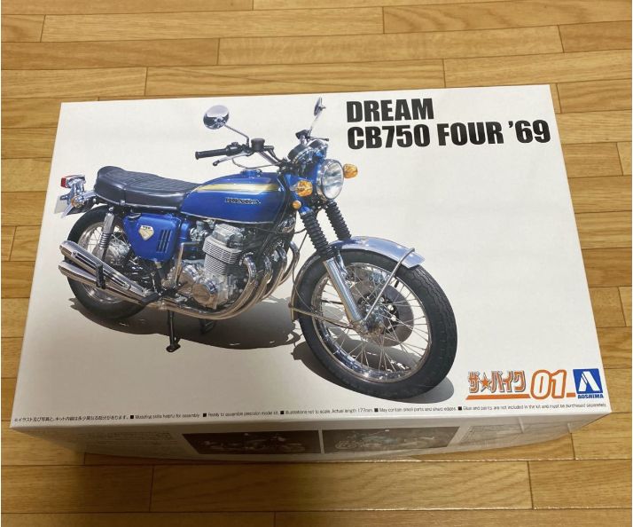 Сборная модель Aoshima 1/12 Honda Dream CB750 FOUR '69 (05691), Новая форма, Детализированный мотоцикл