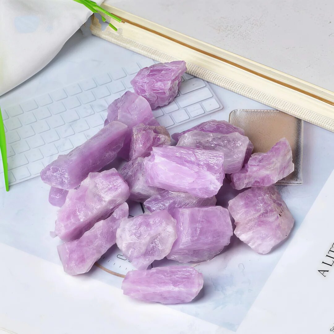 Флуоресцентные камни из розового кварца для декора 240g