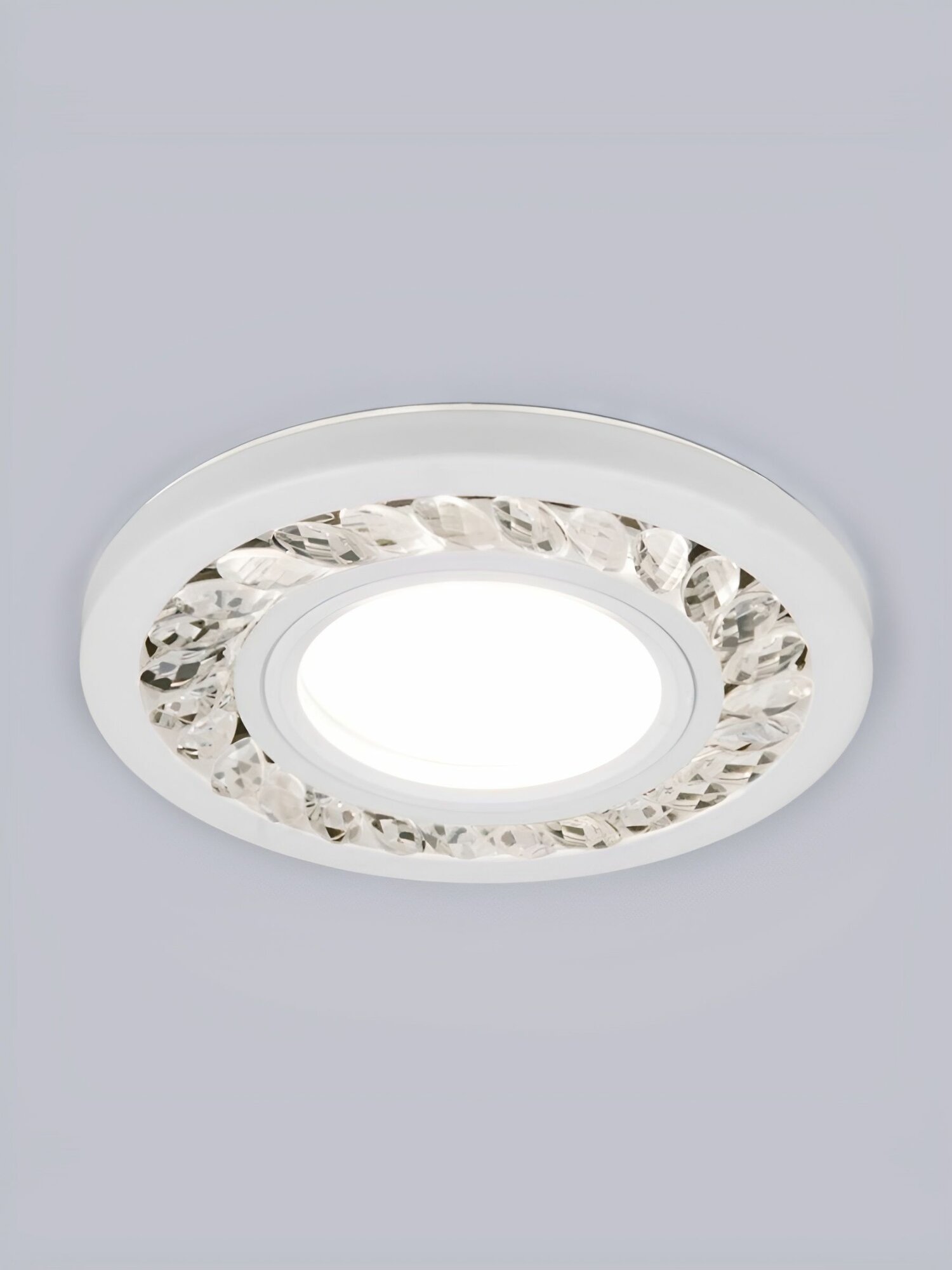 Спот 8355 MR16 G5.3 прозрачный/белый LED подсветка D95х23мм (Врезной 65) ES