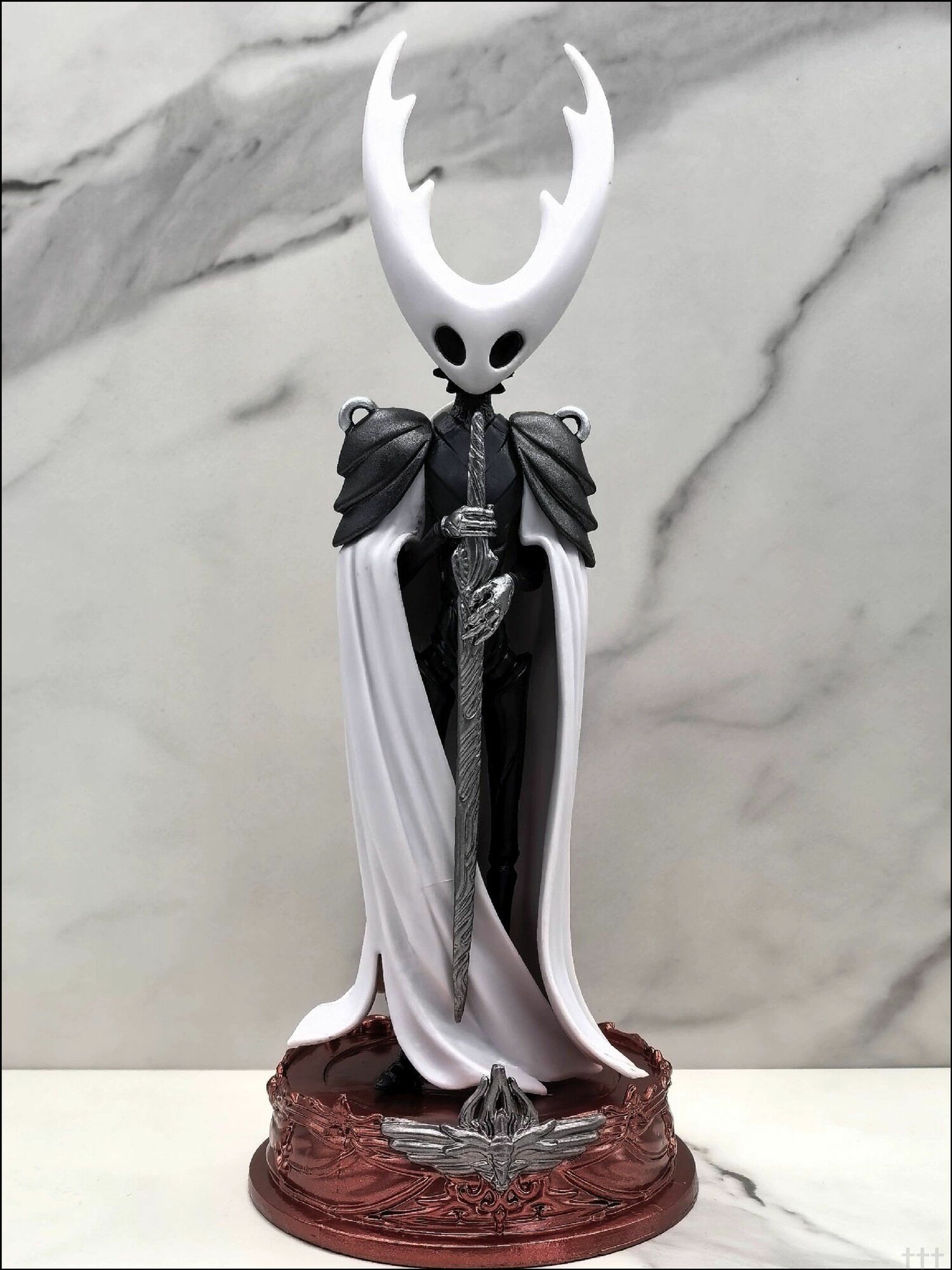Игровой Фигурка Полый Рыцарь Бледный принц / Hollow Knight (24cm, пакет)