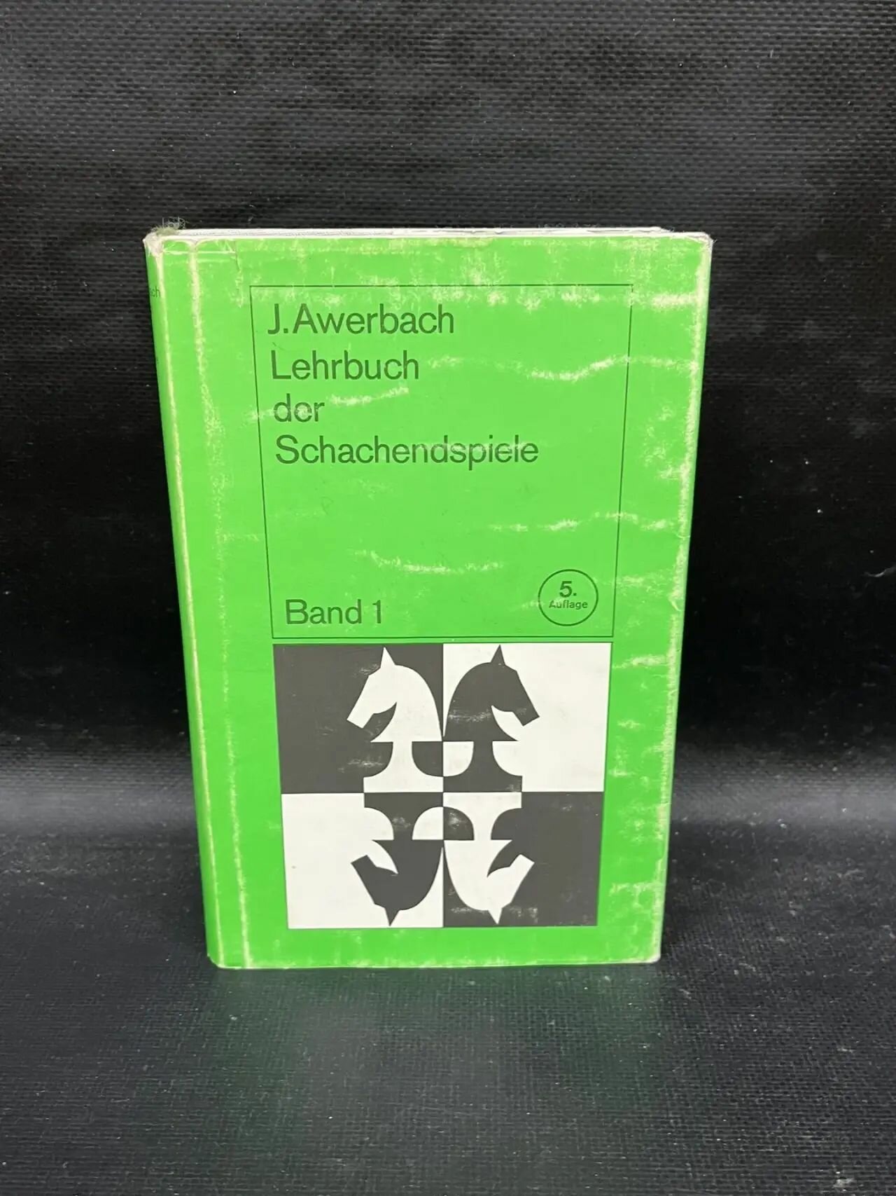 Lehrbuch der Schachendspiele Band 1 / Учебник шахматных эндшпилей, том 1. На немецком