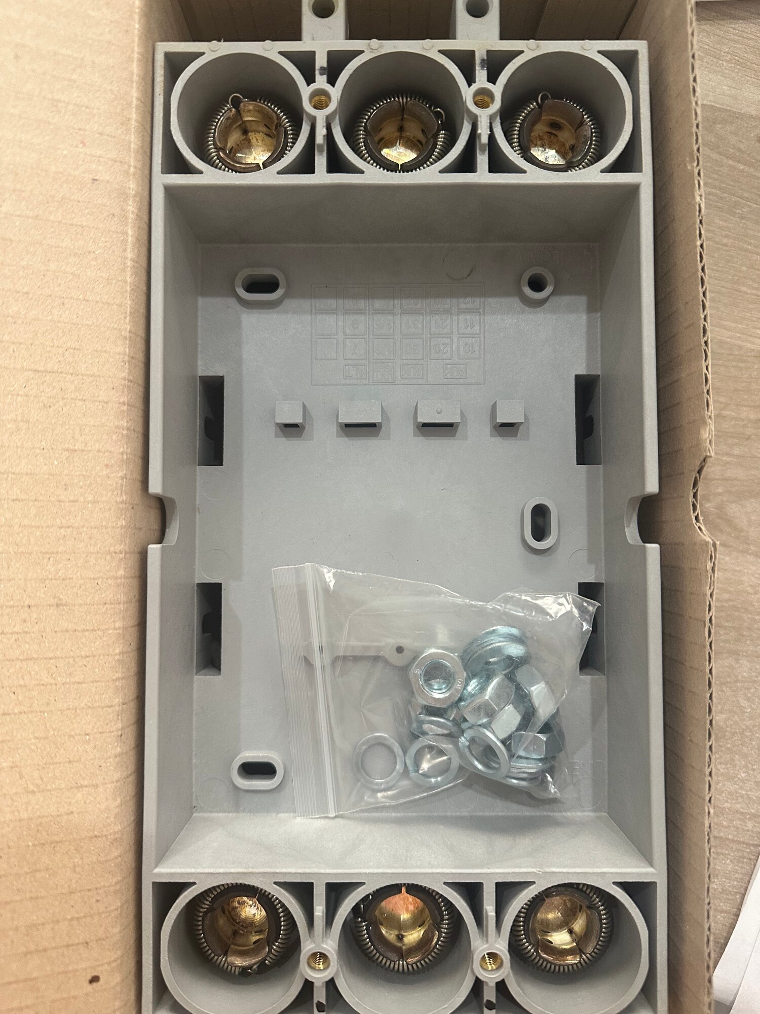 Монтажное основание TDM 46NEP для UPB400S/H/L/X, UPB630S/H/L/X / UPD400S, UPD630S 13.03.04.00009 HYUNDAI