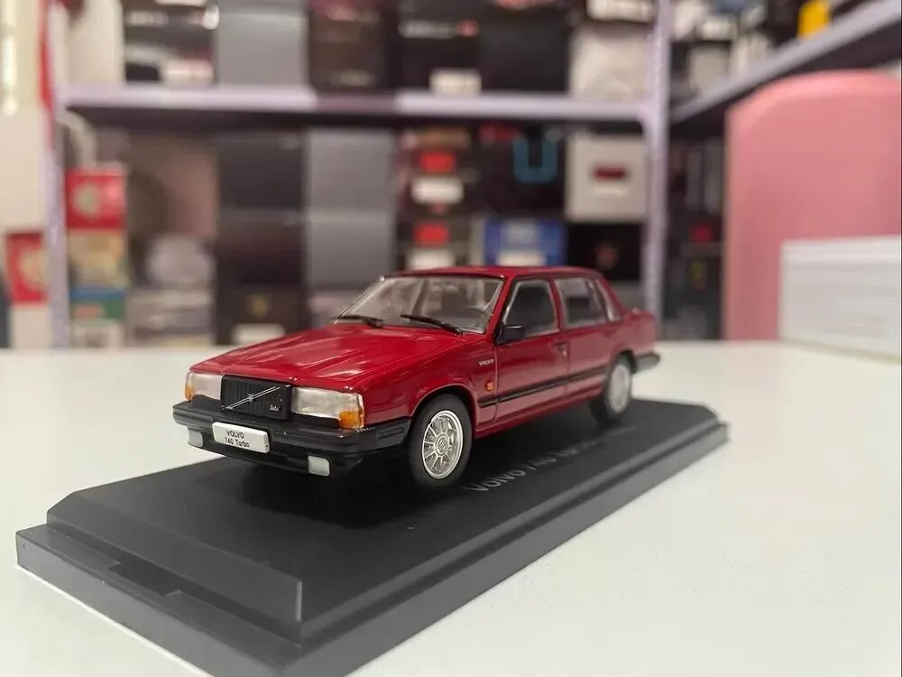 Масштабная модель VOLVO 740 Turbo 1985, 1:43, Norev, коллекционная автомобиля