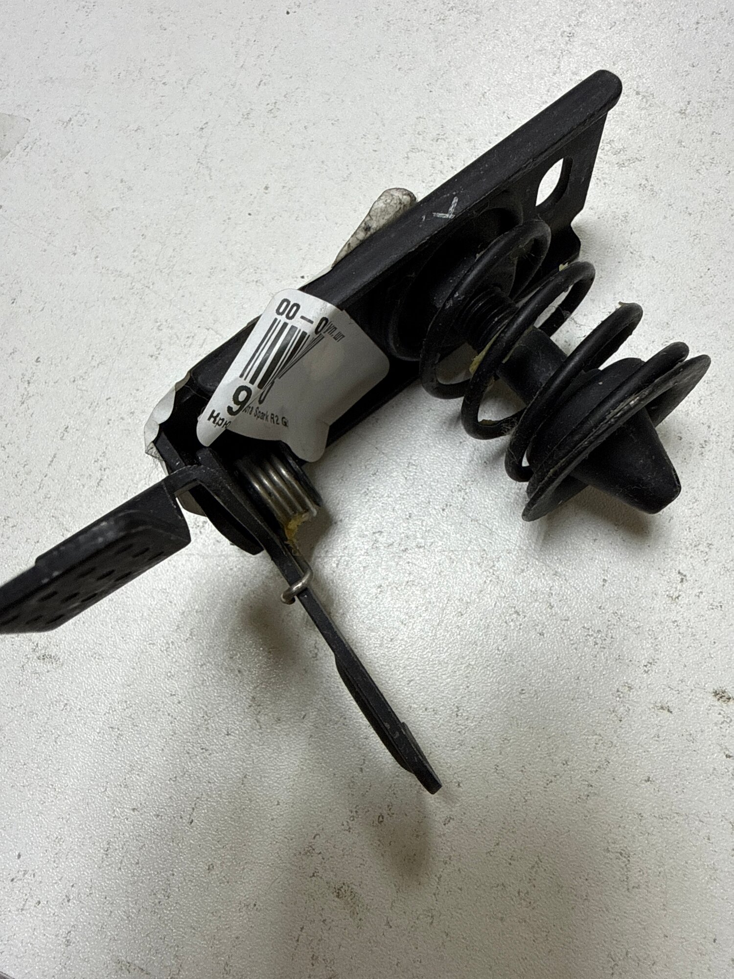 Замок капота CHEVROLET Spark 2010-2015 Ravon R2 арт. 94534170