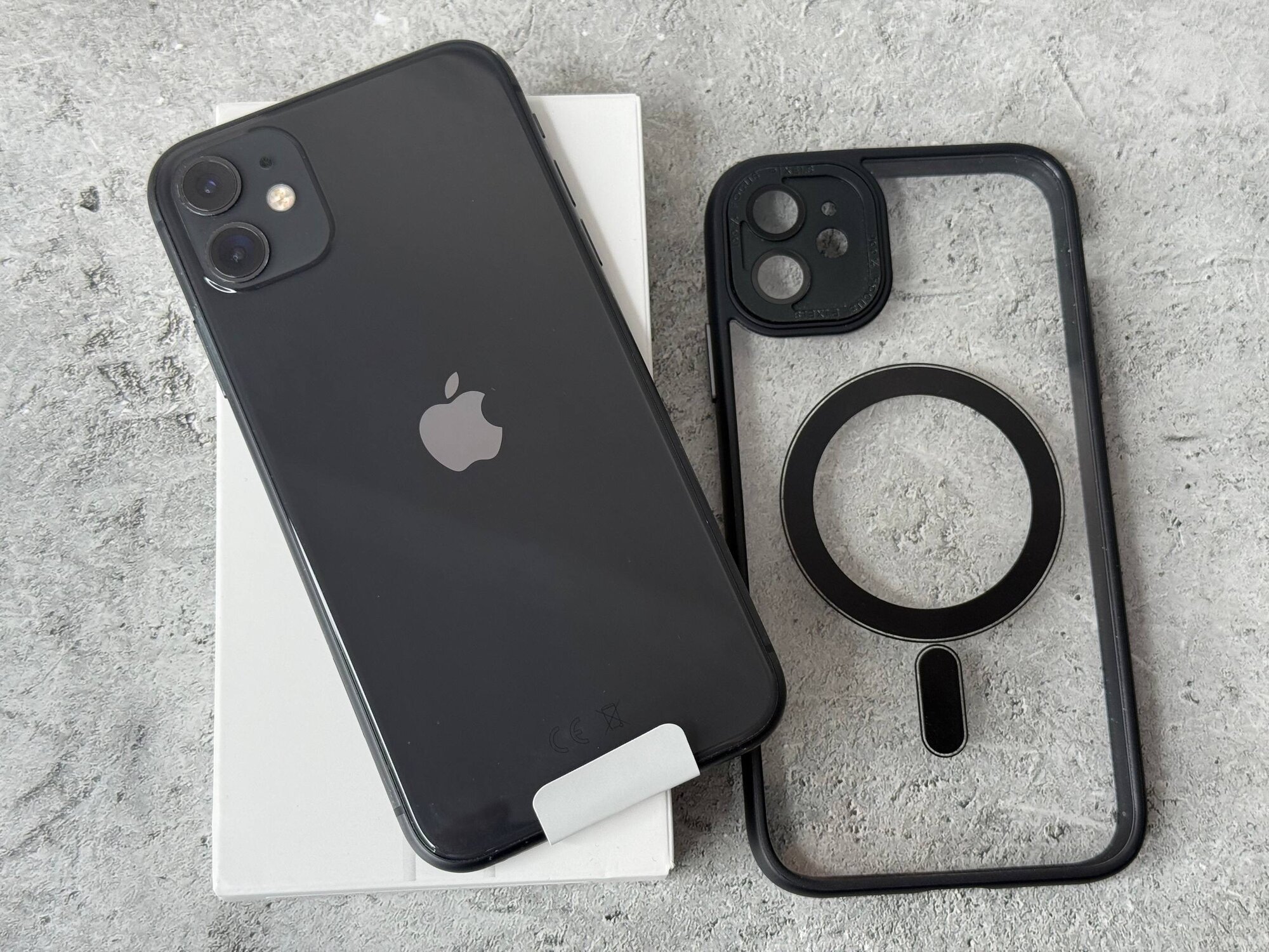 Смартфон Apple iPhone 11 64 GB, Dual: nano SIM + eSIM, черный