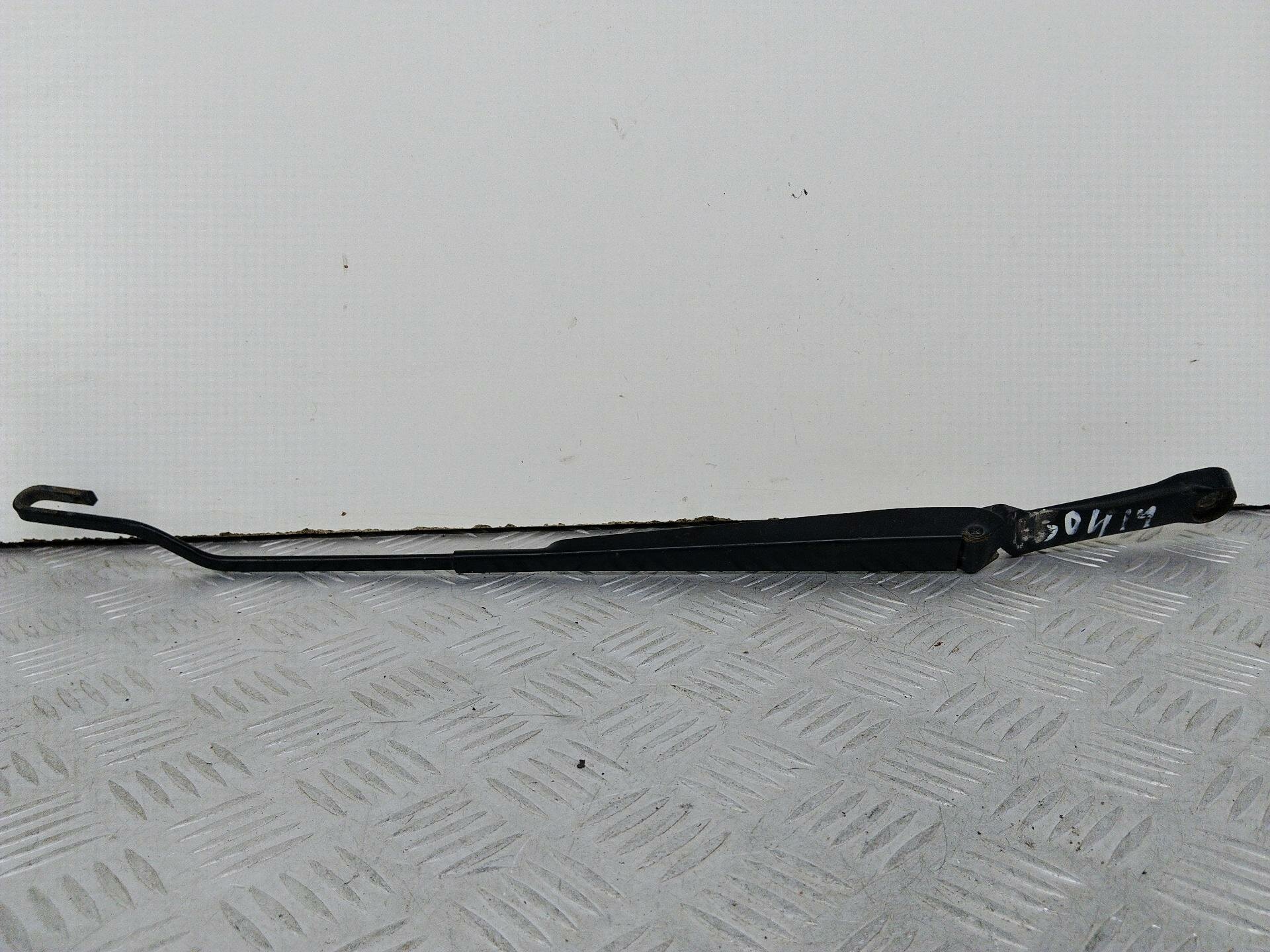 Поводок стеклоочистителя левый Volkswagen Golf 5 (2003 - 2009) 1U1955409