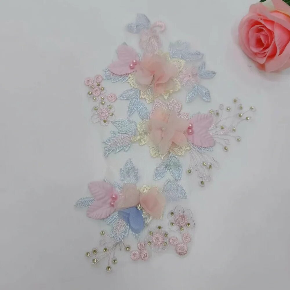 Кружевная аппликация с пайетками 28x19 см