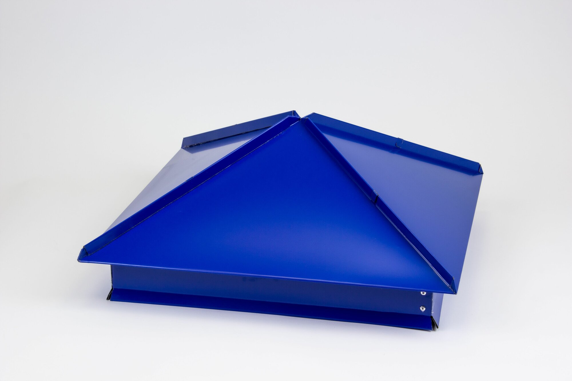 Металлический колпак на столб синий с ребром