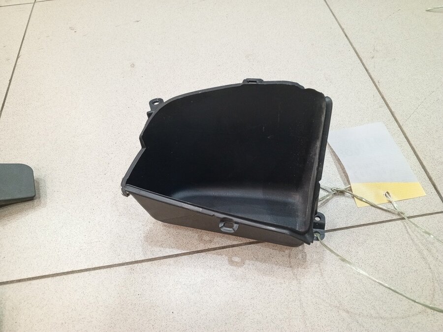 Ящик передней консоли от Toyota Vitz 2005-2010