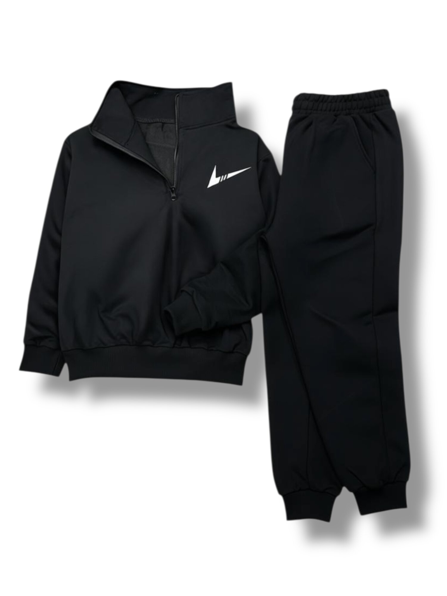 Костюм спортивный