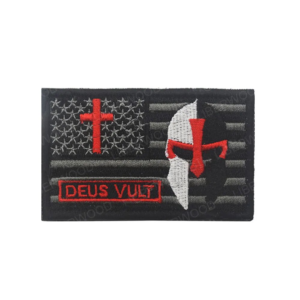 Нашивка рыцарь тамплиер Deus Vult, 5x8cm, красный