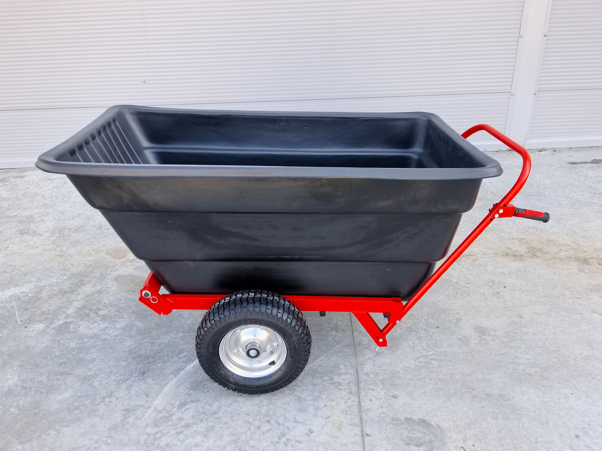 Тачка для конюшни и фермерского хозяйства SPEKTROS ТС 5-570 Макси