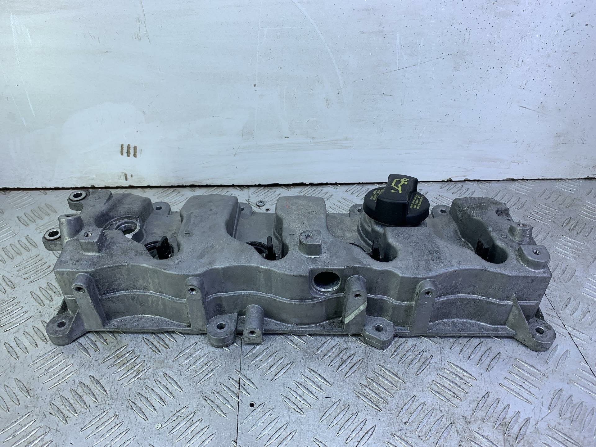 Клапанная крышка Hyundai Santa Fe 2 2007