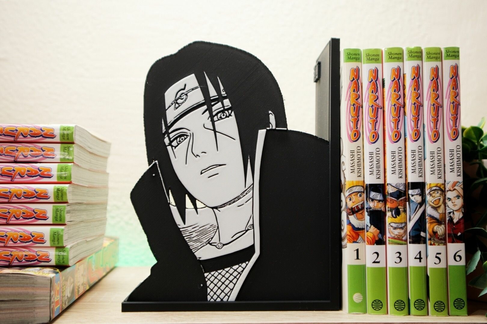 Статуэтка фрейм Итачи из манги и аниме Наруто. Bookend of Itachi Uchiha Naruto 2д статуэтка
