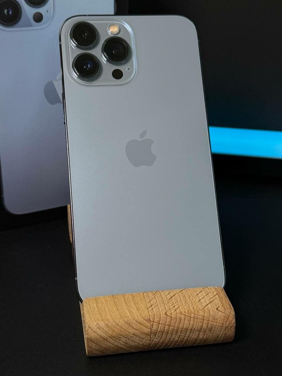 Смартфон Apple iPhone 13 Pro Max 256 ГБ, nano-SIM + eSIM, голубой