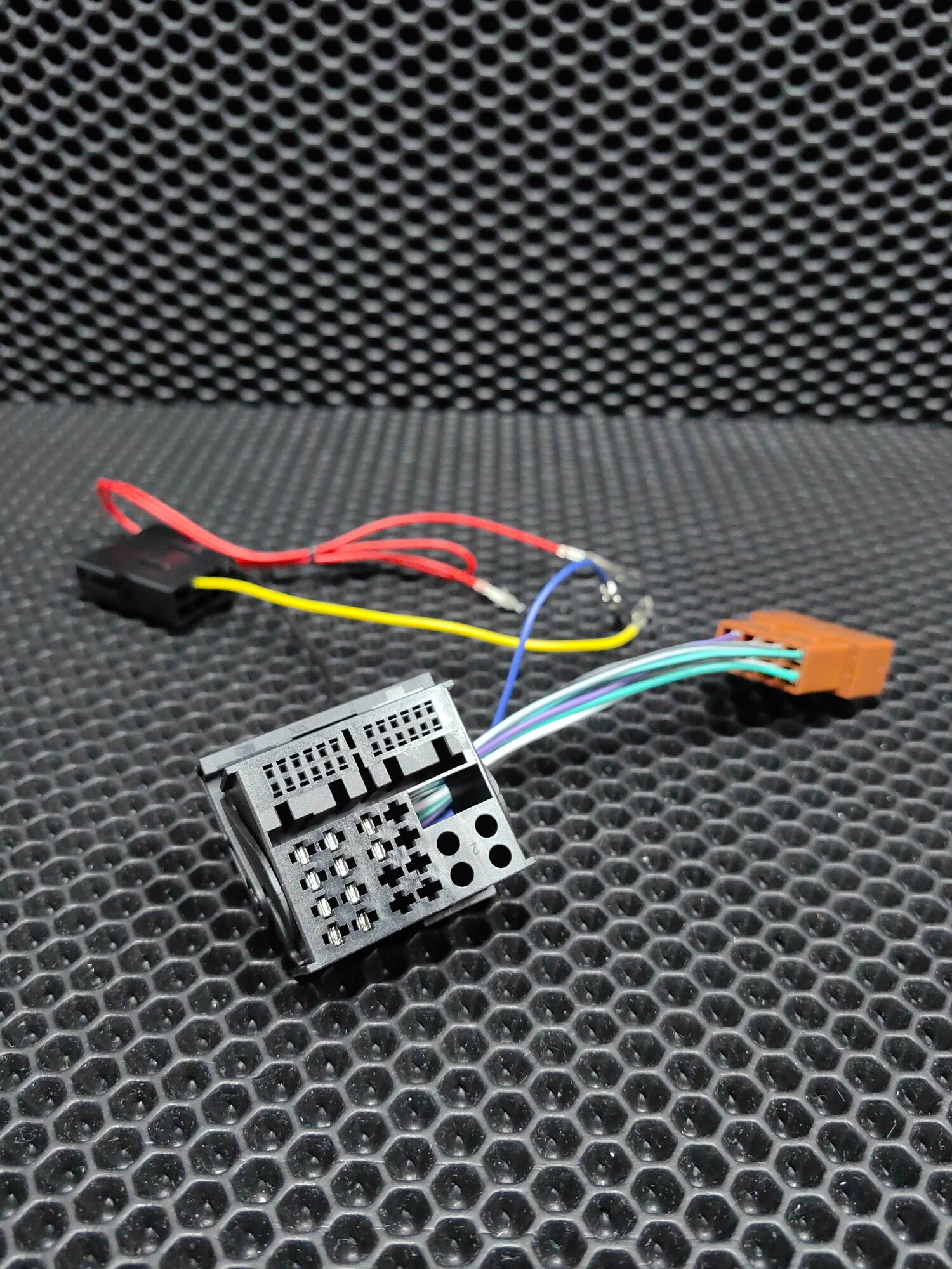 Разъём переходник Quadlock ISO для штатной магнитолы Volkswagen, Skoda, Audi, Seat, провод питания магнитолы кабель акустический