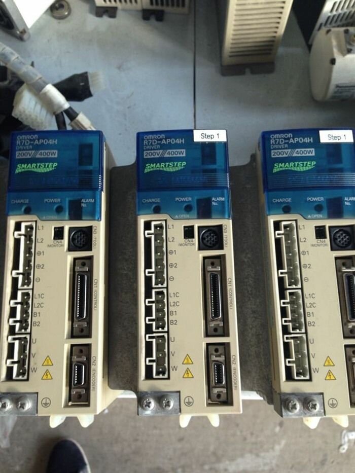 Модуль OMRON AC SERVO DRIVER R7D-AP04H