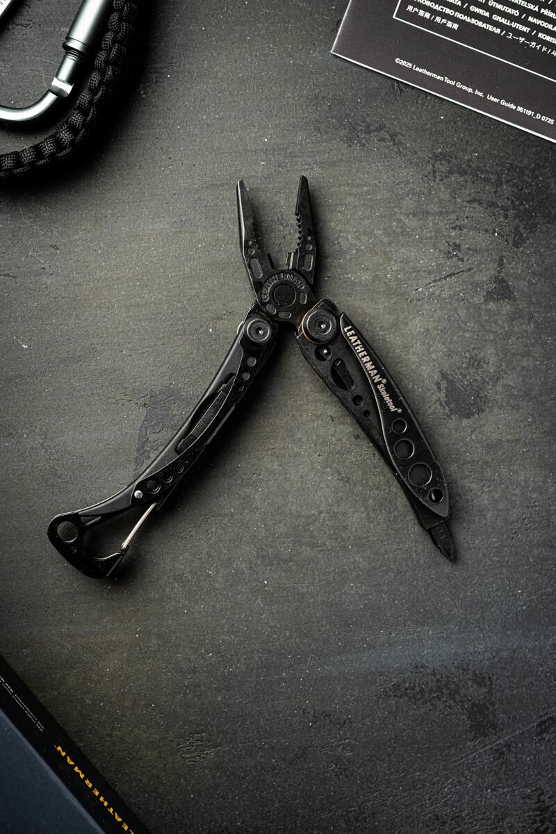 Мультитул Leatherman Skeletool Black 833142, 7 инструментов, черный — фото 1