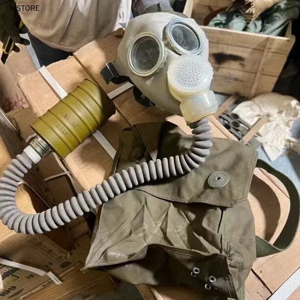 Купить ретро противогаз 64 типа - советский стиль, винтажный военный аксессуар, размер высылается случайным образом