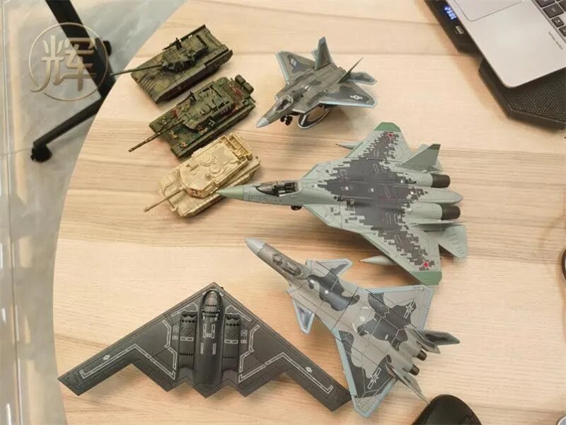 Конструктор B-2 Spirit, модель самолета, масштаб 1:200, размер 26*10*7 см, для детей от 14 лет — фото 1